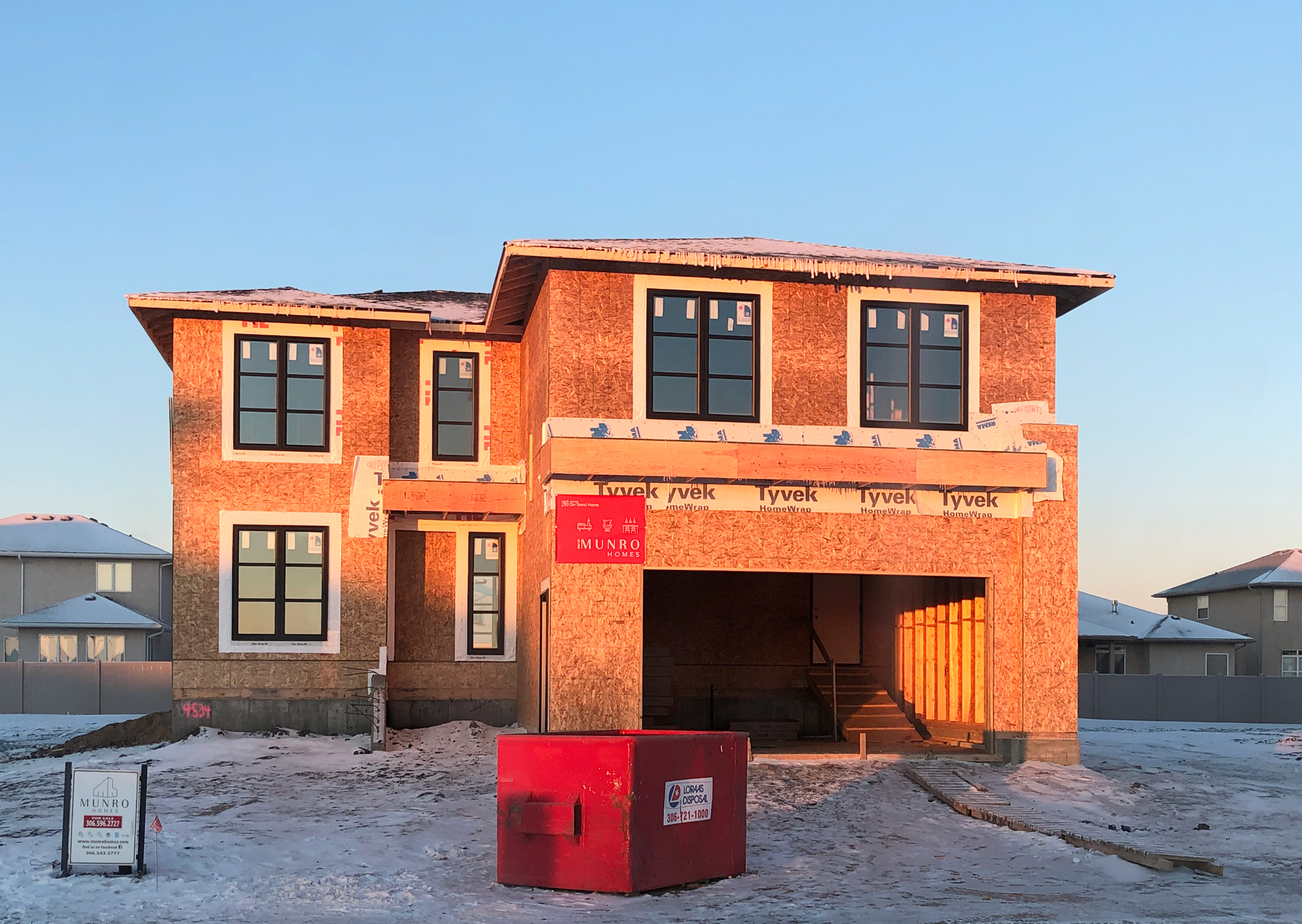 Another On-Trend Munro home in the Creeks!